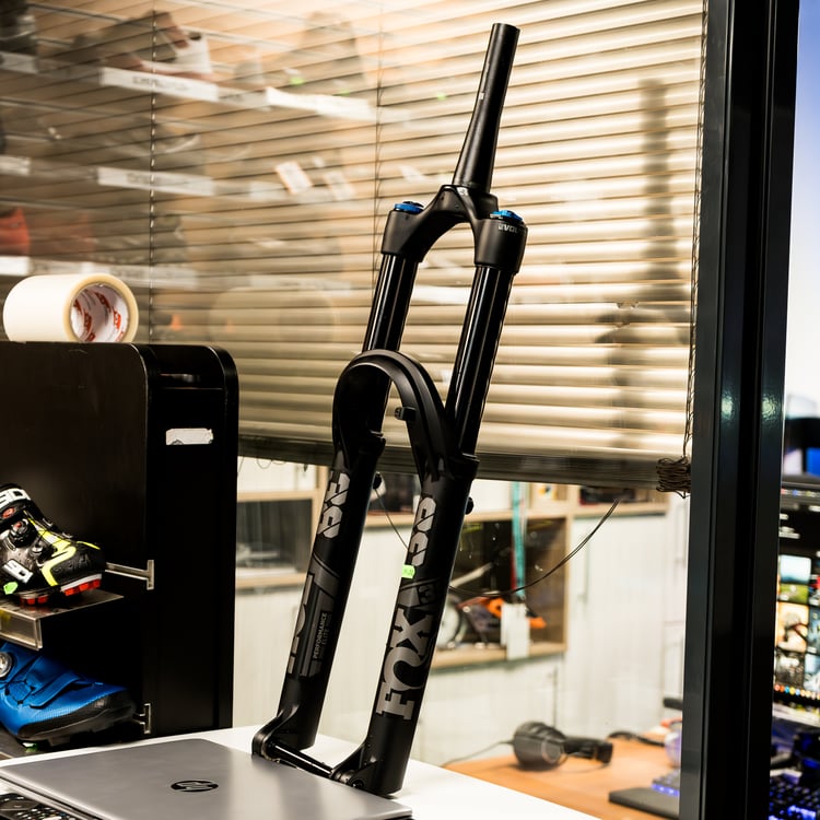 Furca Fox 38 Performance Elite Grip 2 29" 170mm - PlayBike.ro